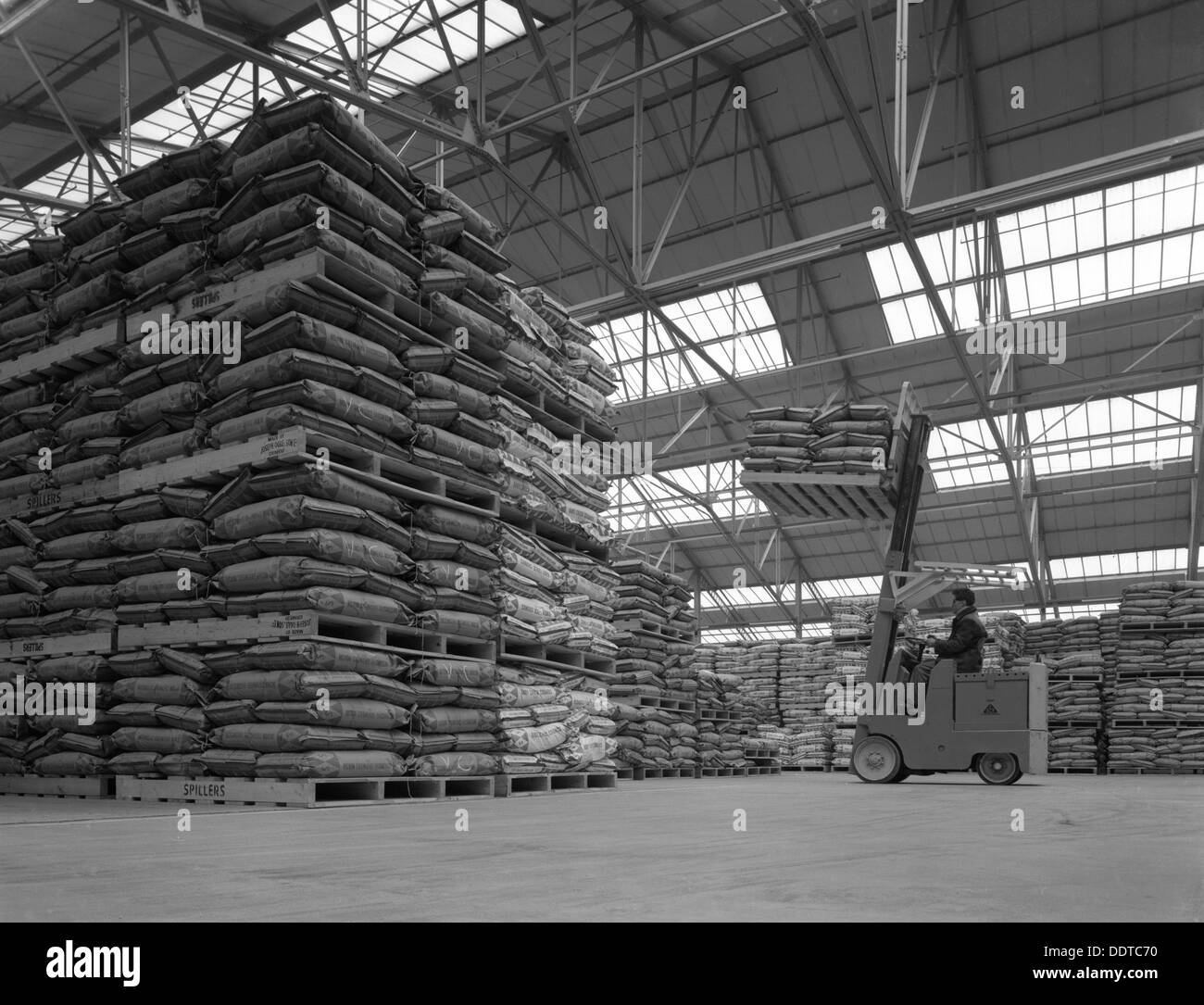 Warehouse interior 1960s hi-res stock photography and images - Alamy