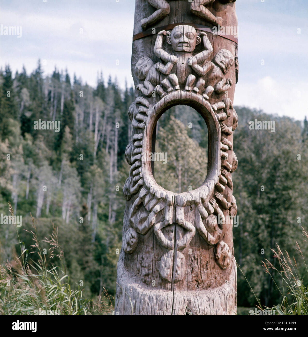 Tsimshian indian hi-res stock photography and images - Alamy