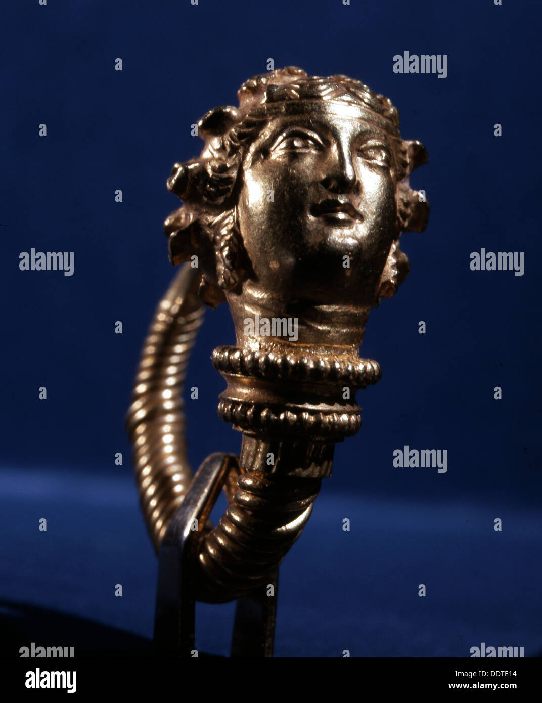 Hellenistic jewelry ancient hi-res stock photography and images - Alamy