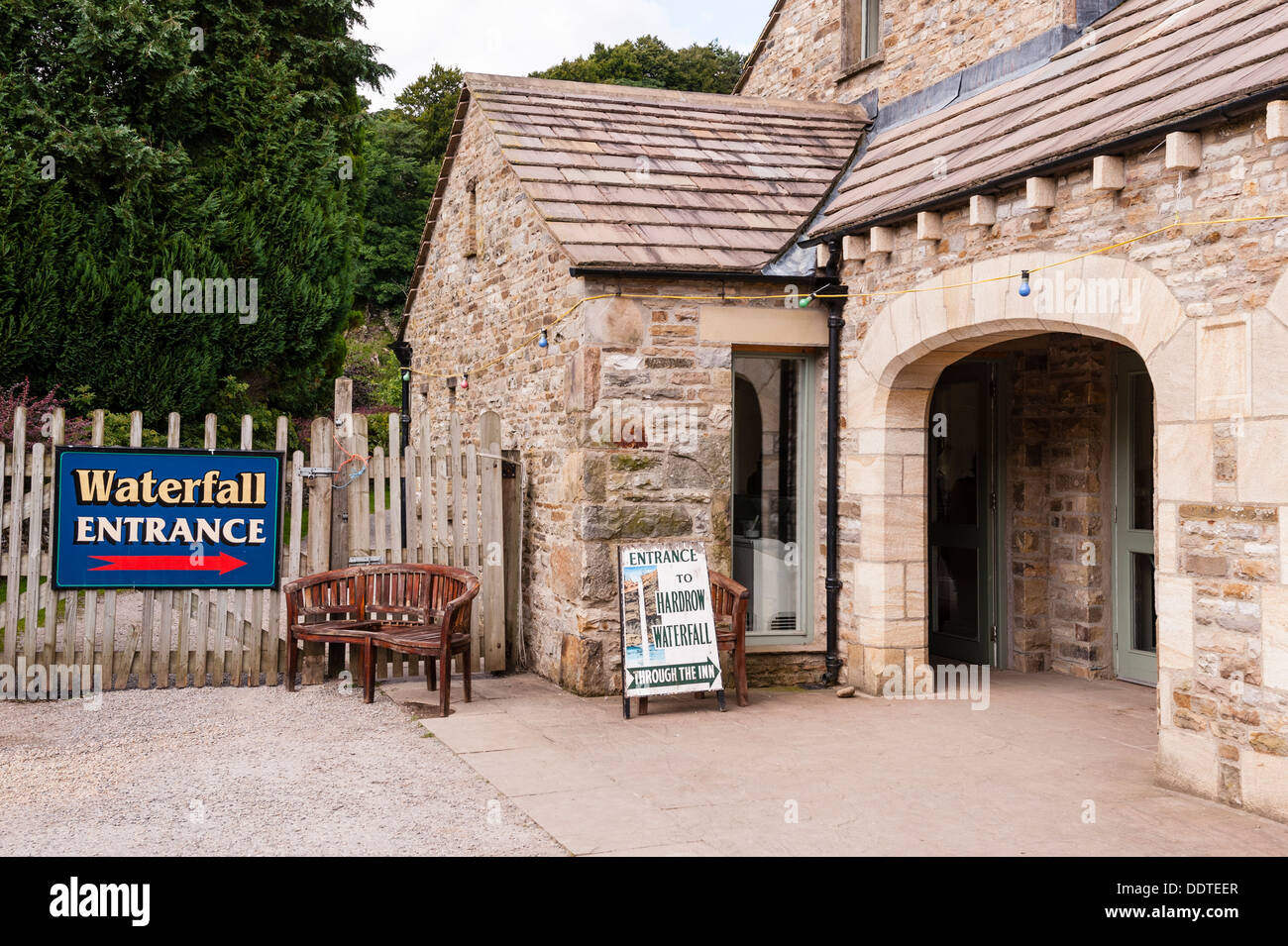 Waterfalls uk hi-res stock photography and images - Alamy