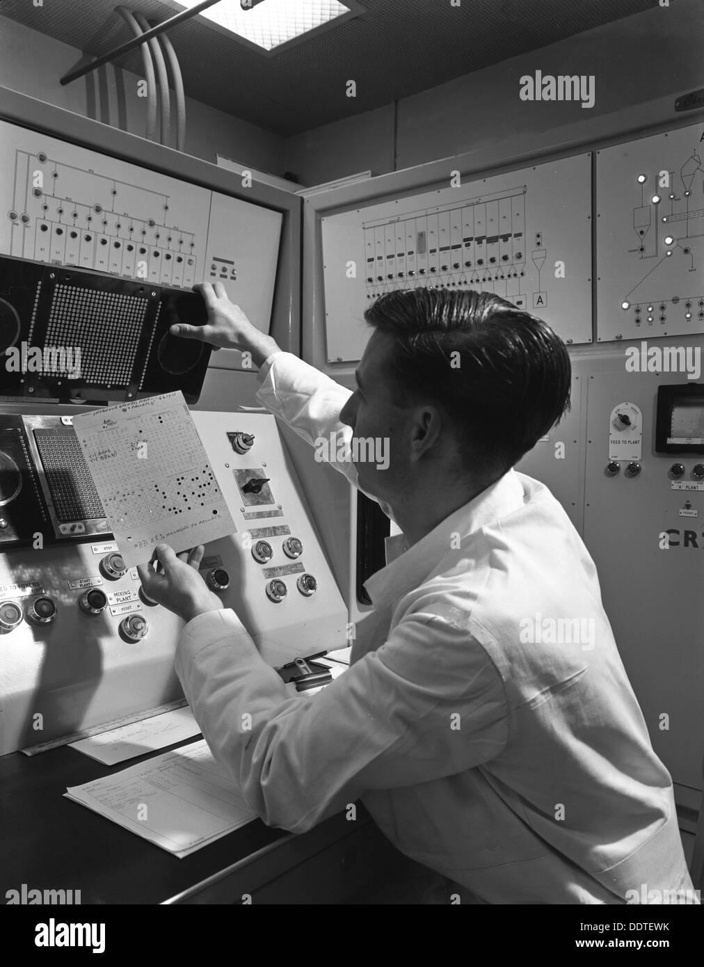 Production line control room, Spillers Animal Foods, Gainsborough ...