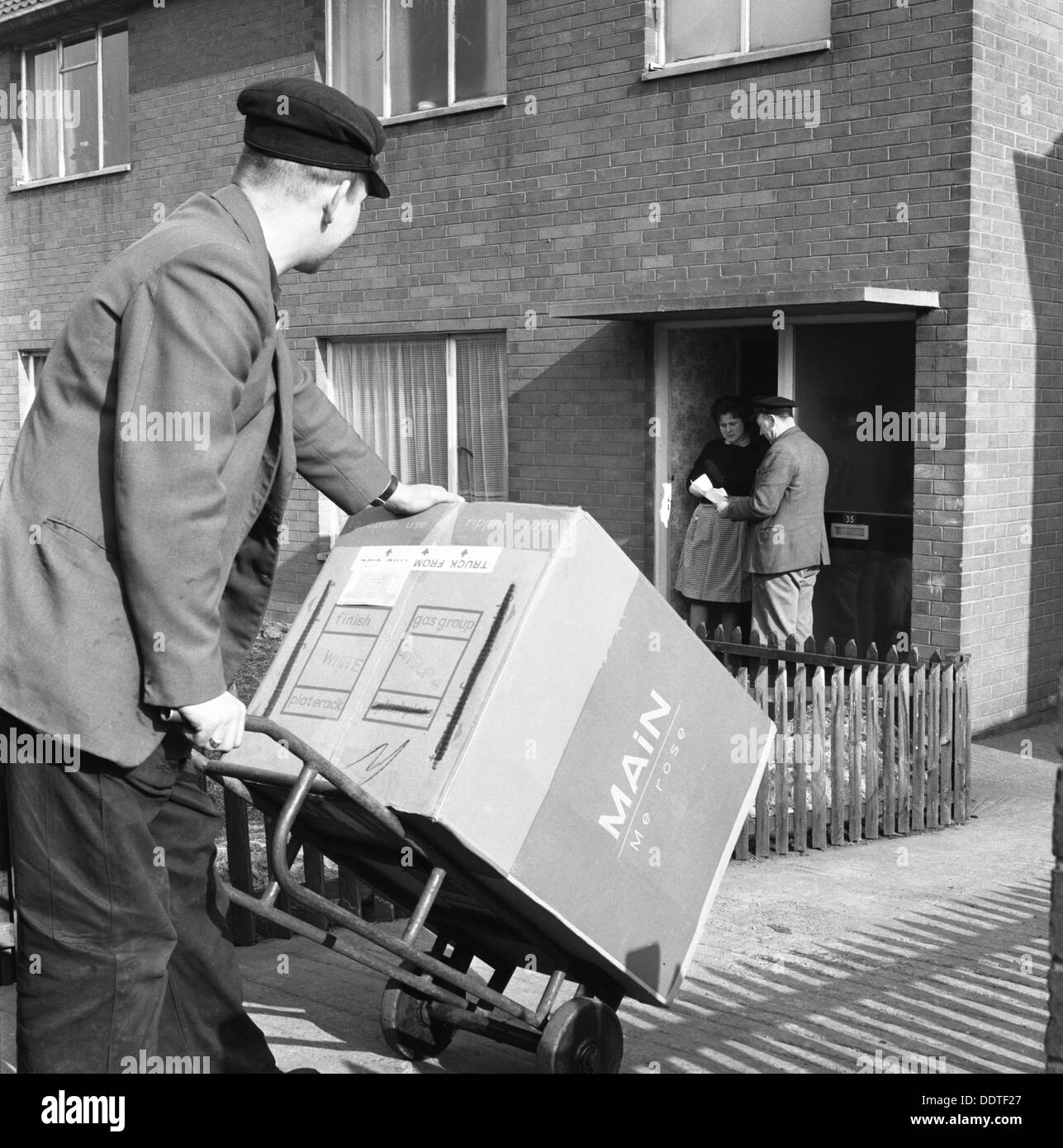 1960s cooker hi-res stock photography and images - Alamy