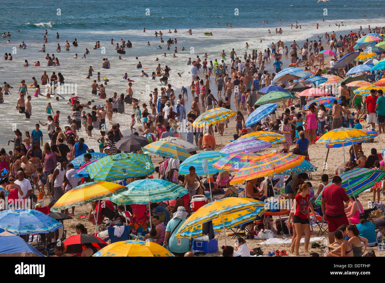 Crowds on Labor Day, View from the Santa Monica Pier, Santa monica, Los ...