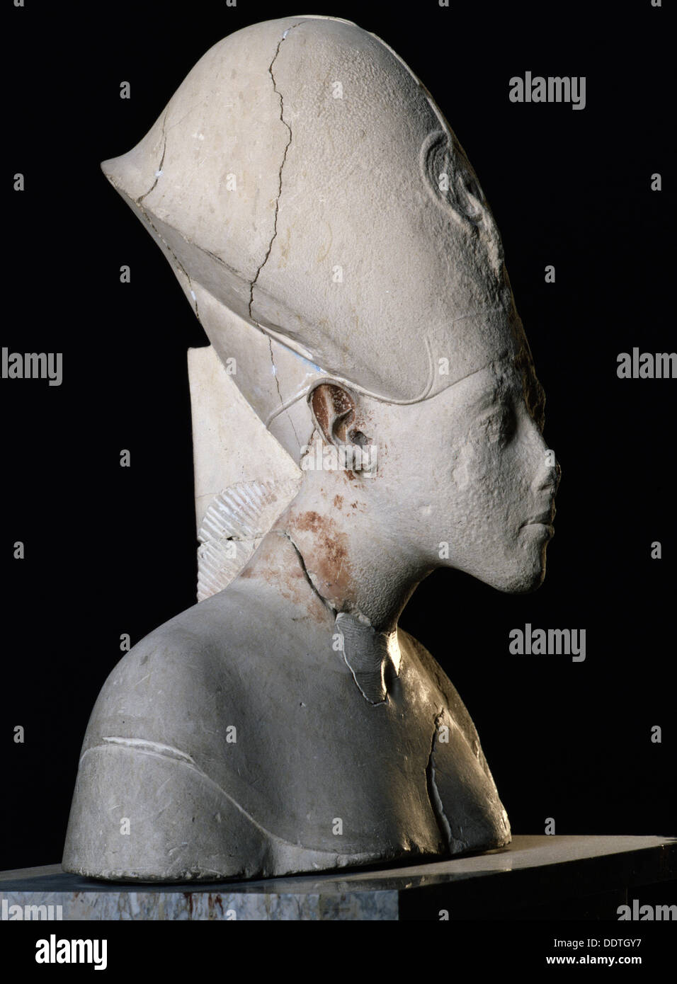 Egypt pharaoh akhenaten hi-res stock photography and images - Alamy