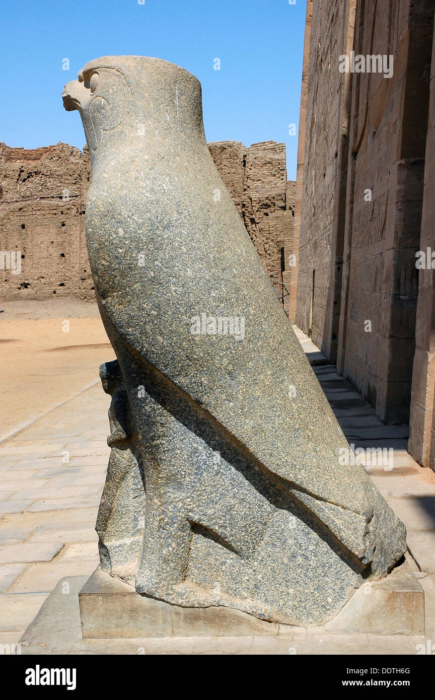Black Granite Falcon Statue Edfu High Resolution Stock Photography and ...