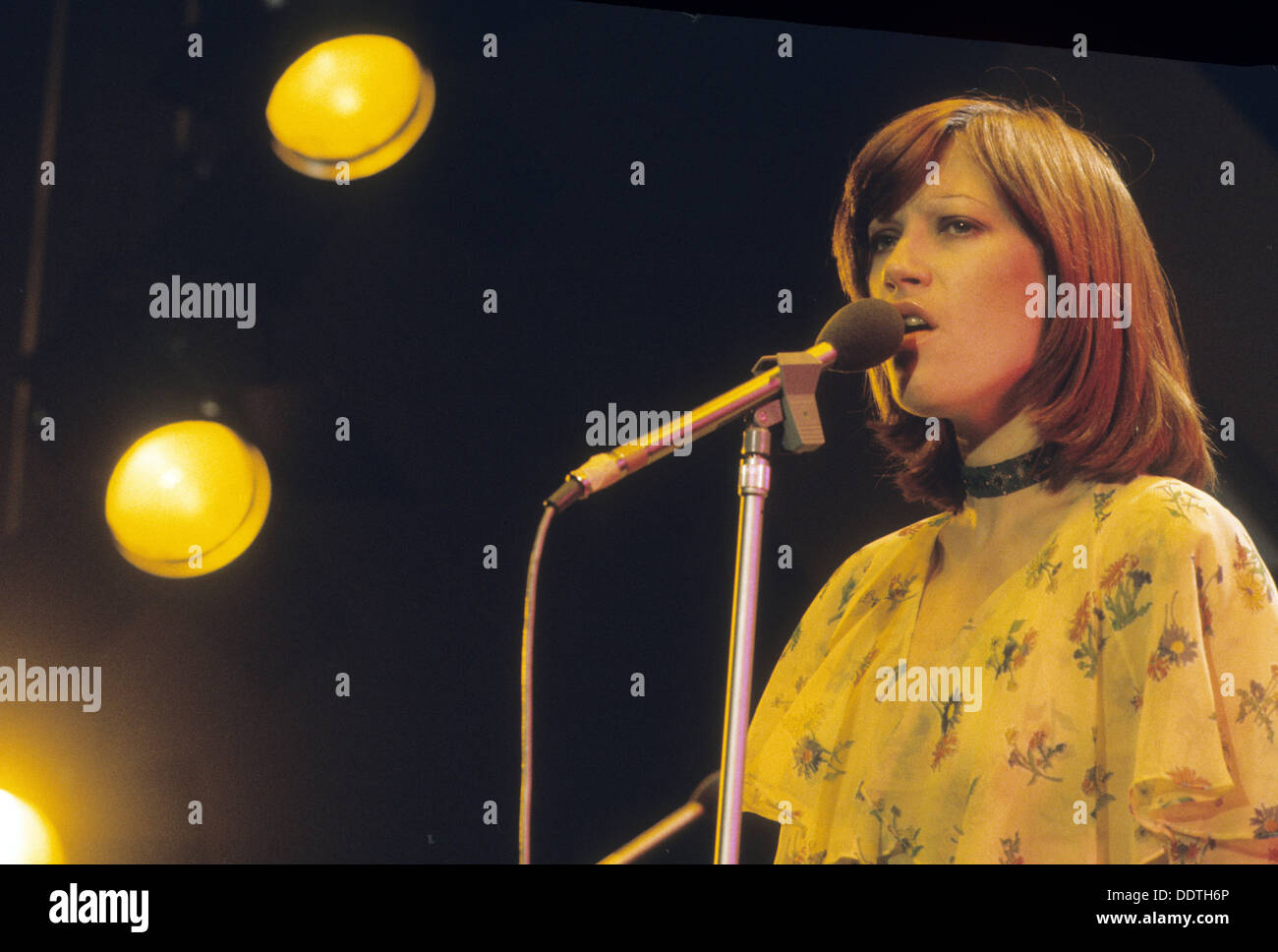 KIKI DEE UK pop singer in 1973 Stock Photo - Alamy