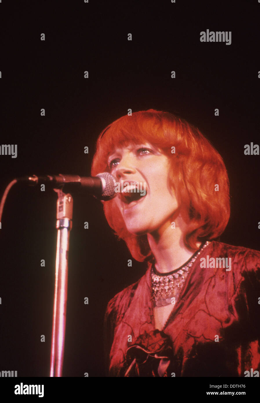 KIKI DEE UK pop singer in 1973 Stock Photo - Alamy