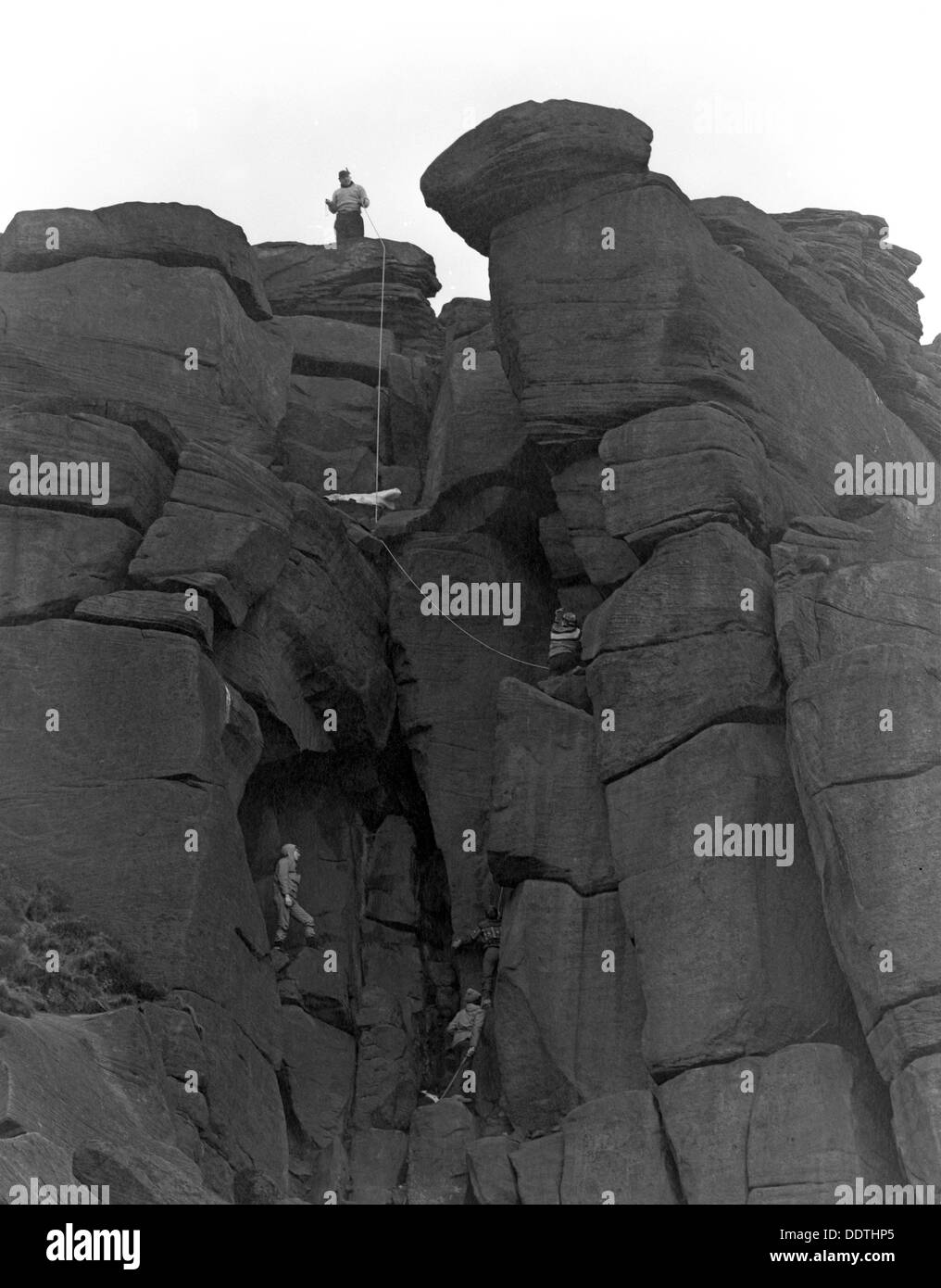 Stanage edge derbyshire peak district Black and White Stock Photos ...