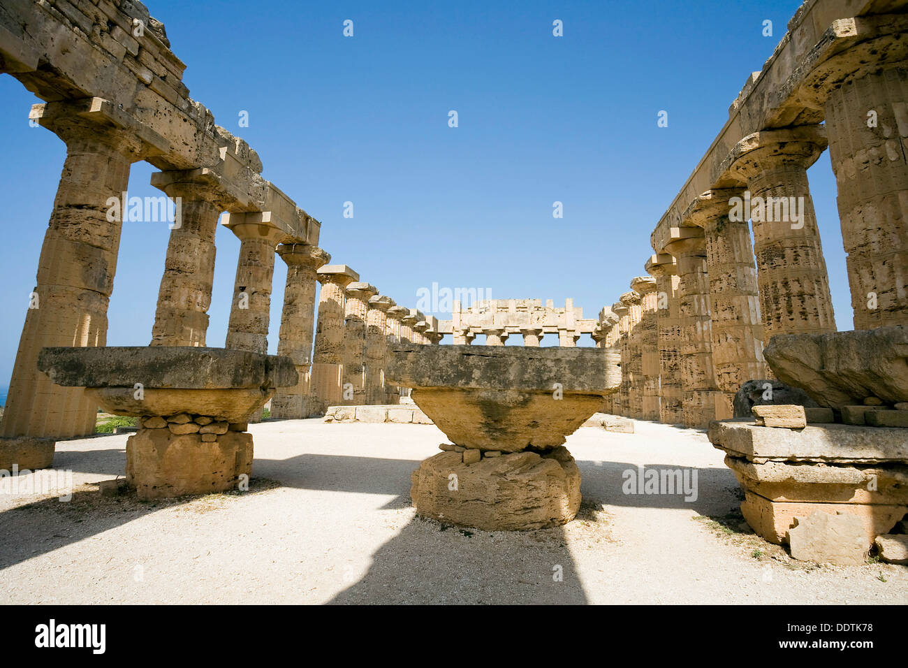The Temple of Hera (Temple E), Selinunte (Selinus), Sicily, Italy ...