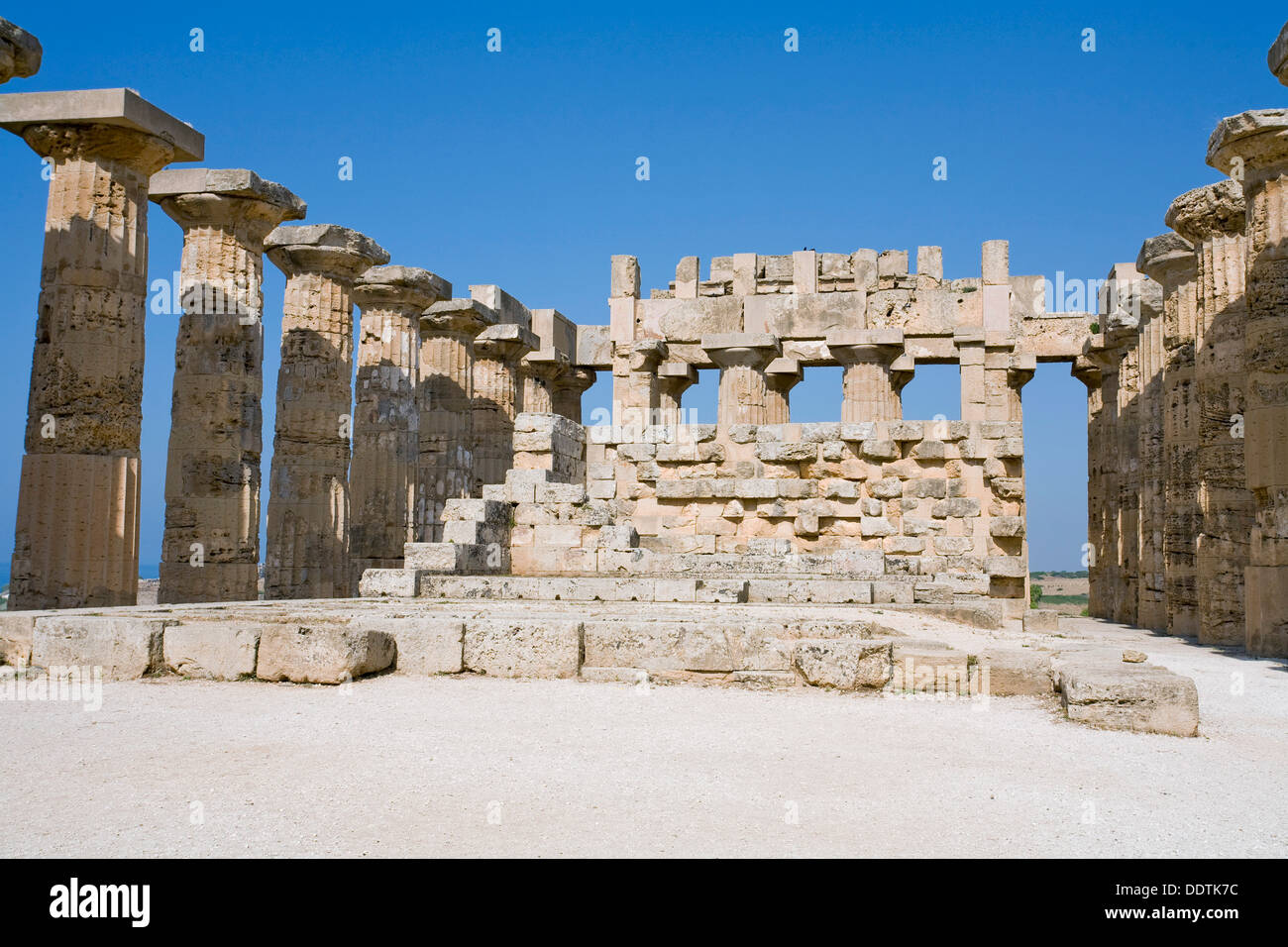 The Temple of Hera (Temple E), Selinunte (Selinus), Sicily, Italy ...