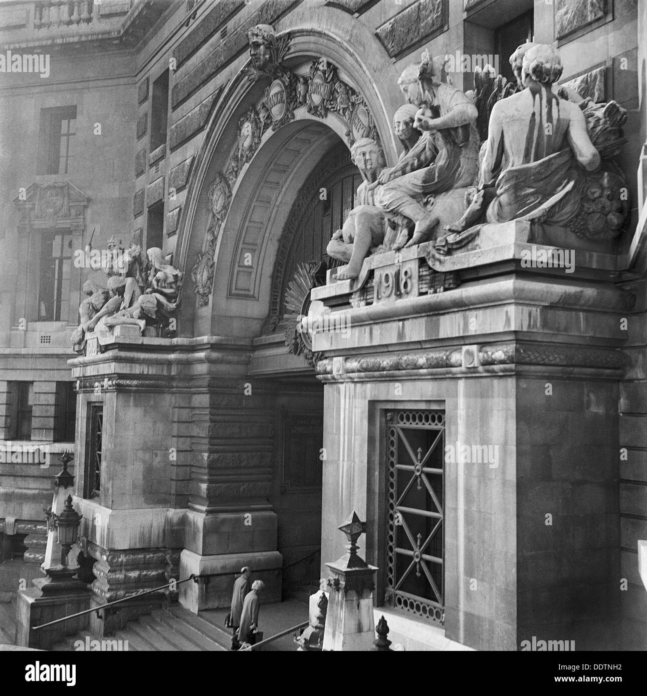 Victory Arch, Waterloo Station, London, 1960-1972. Artist: John Gay ...
