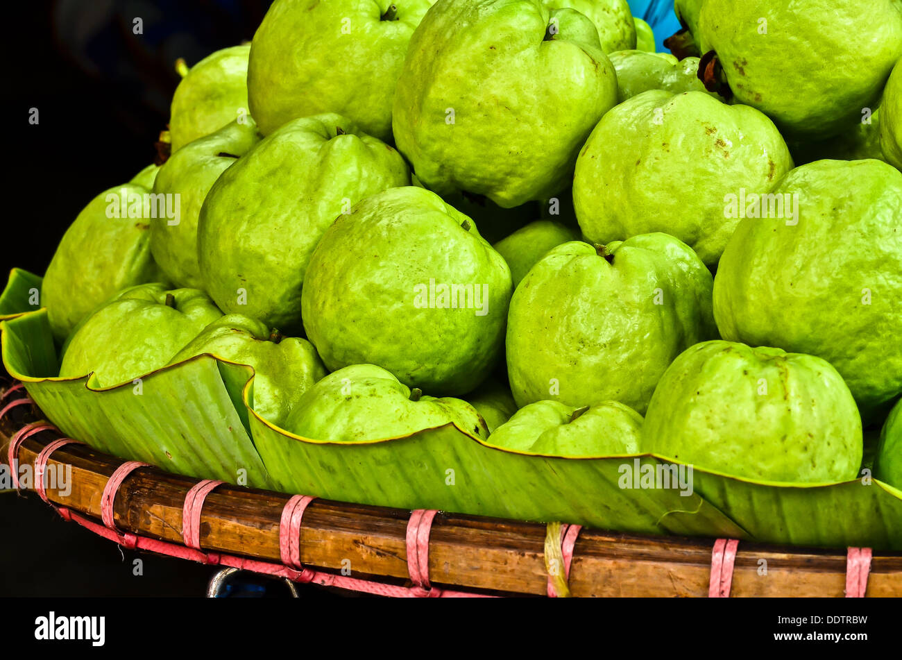 Guavas hi-res stock photography and images - Alamy