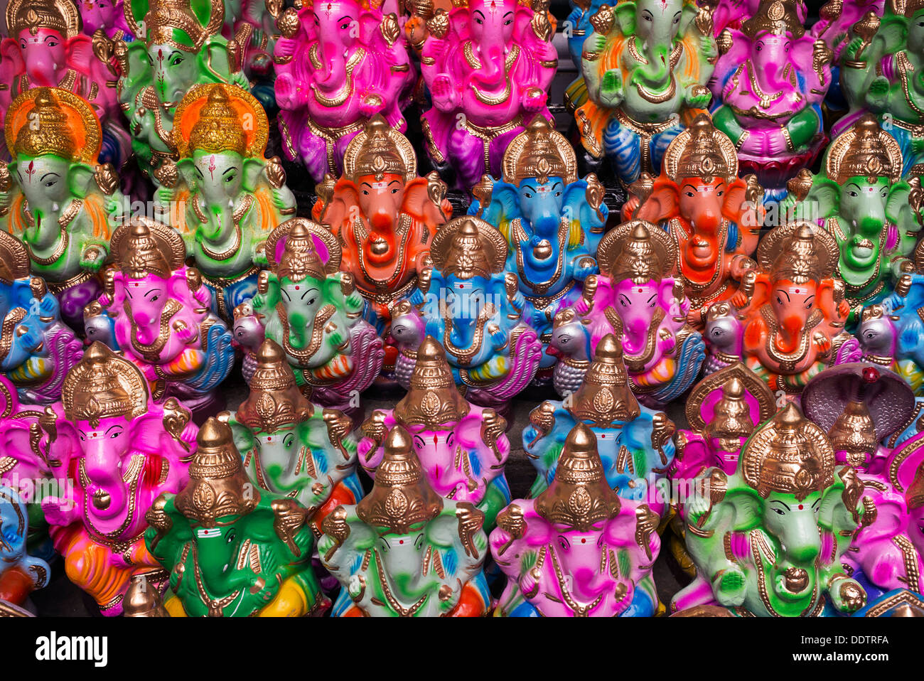 Hindu traditional god ganesha hi-res stock photography and images - Alamy
