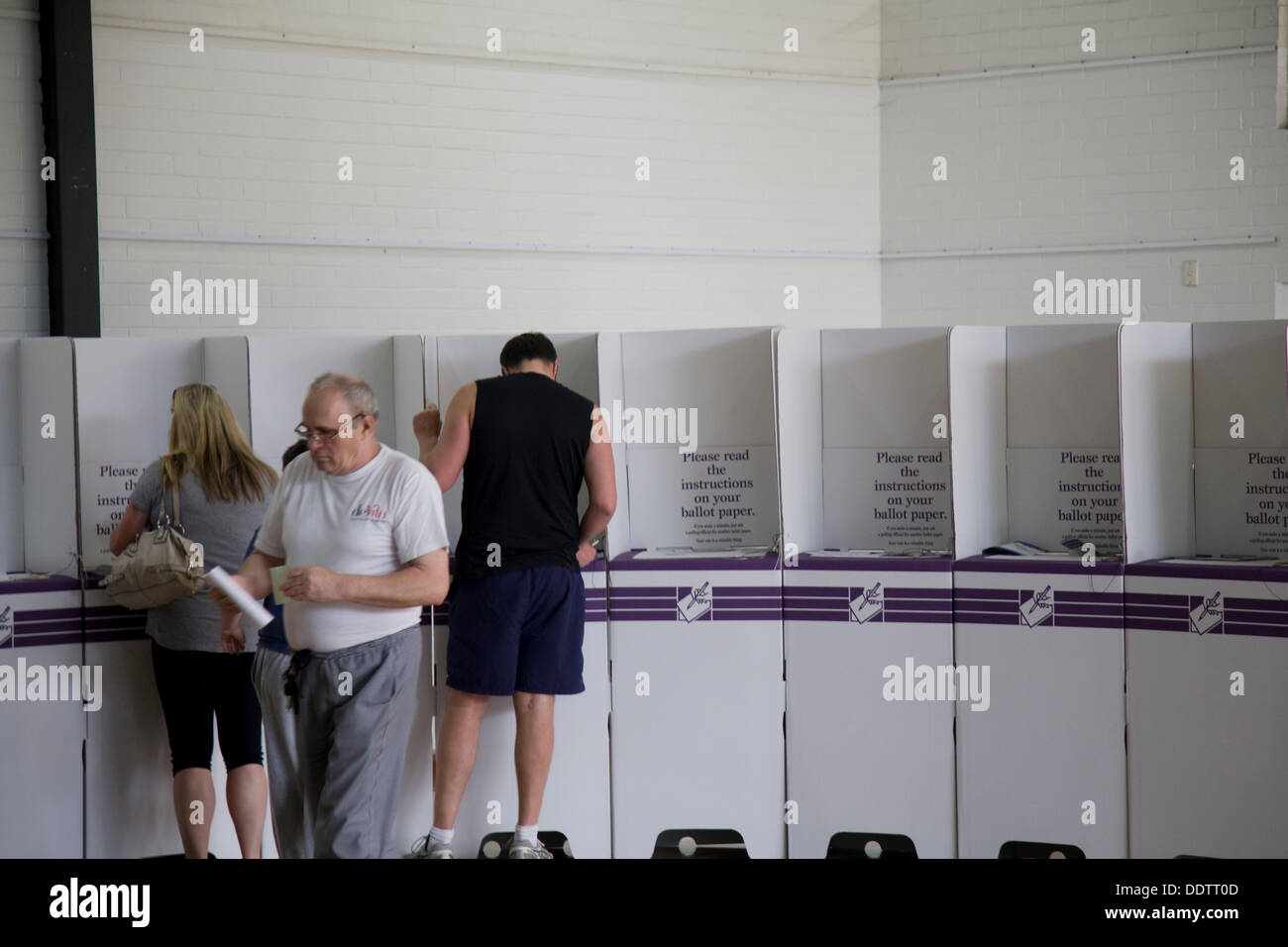 Voting booths hi-res stock photography and images - Alamy