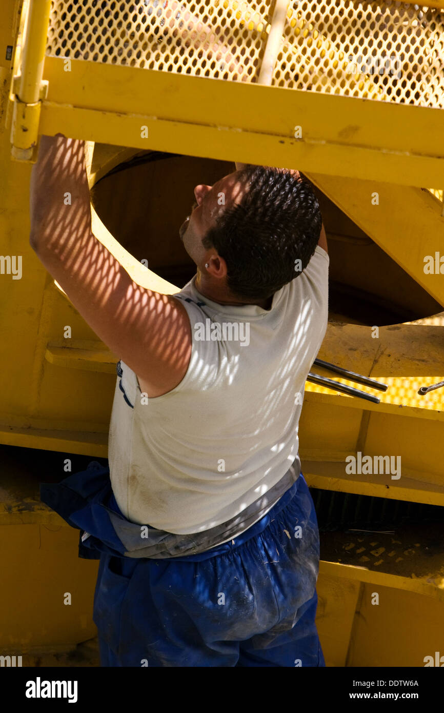 Assembling point hi-res stock photography and images - Alamy