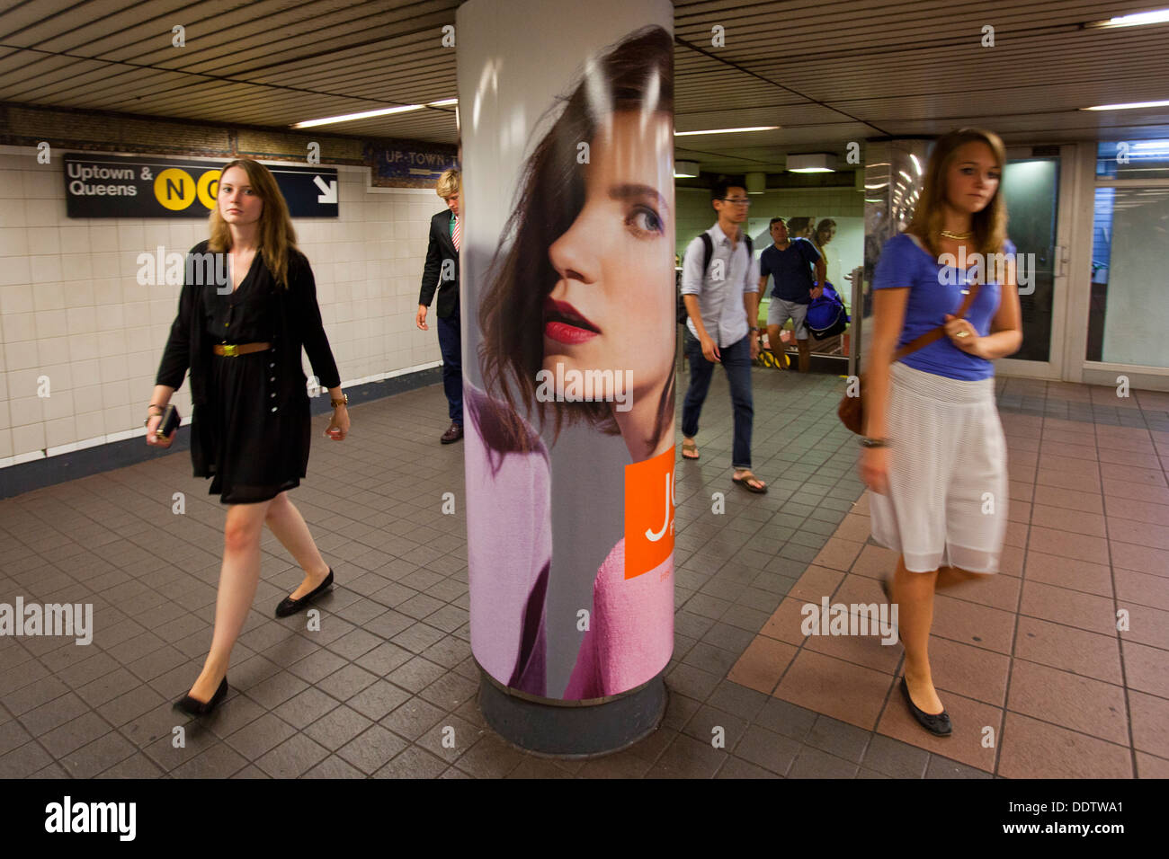 34th street station, F-line, subway, Manhattan, New York, United States ...