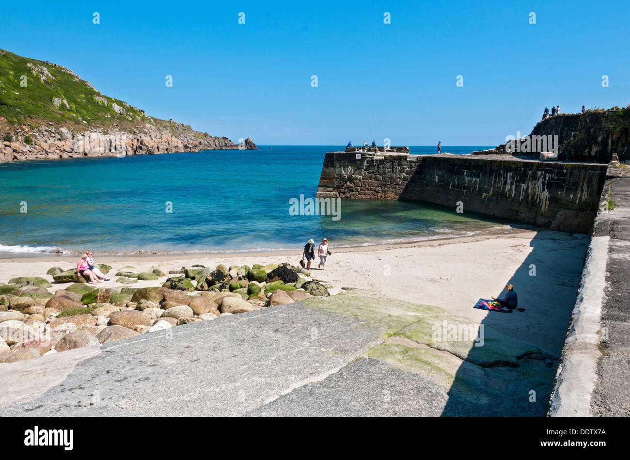 Great Britain, England, Cornwall, Lamorna Cove, beach, fishermen quay ...