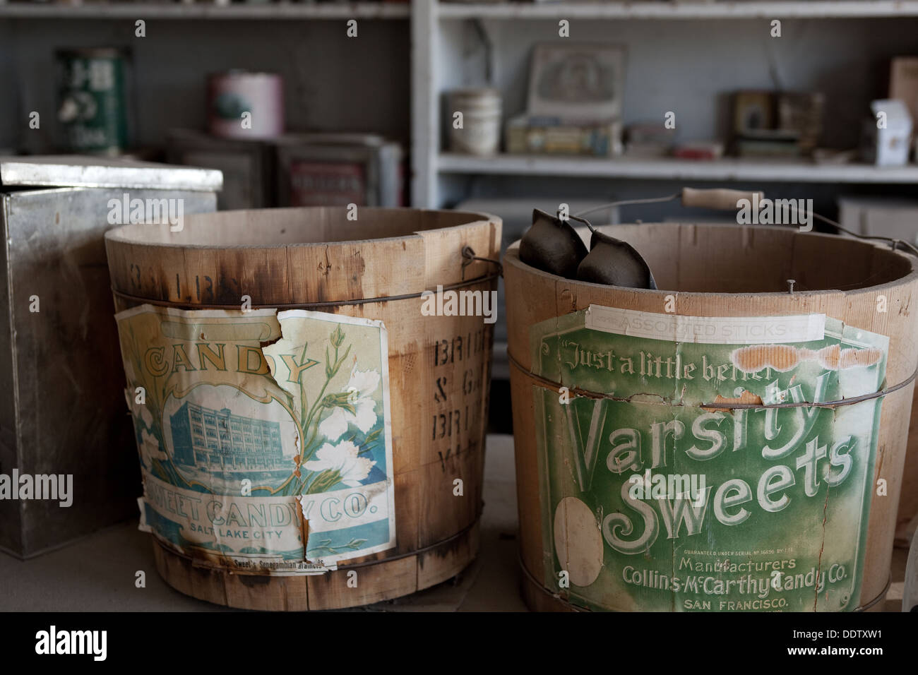 General store interior hi-res stock photography and images - Alamy