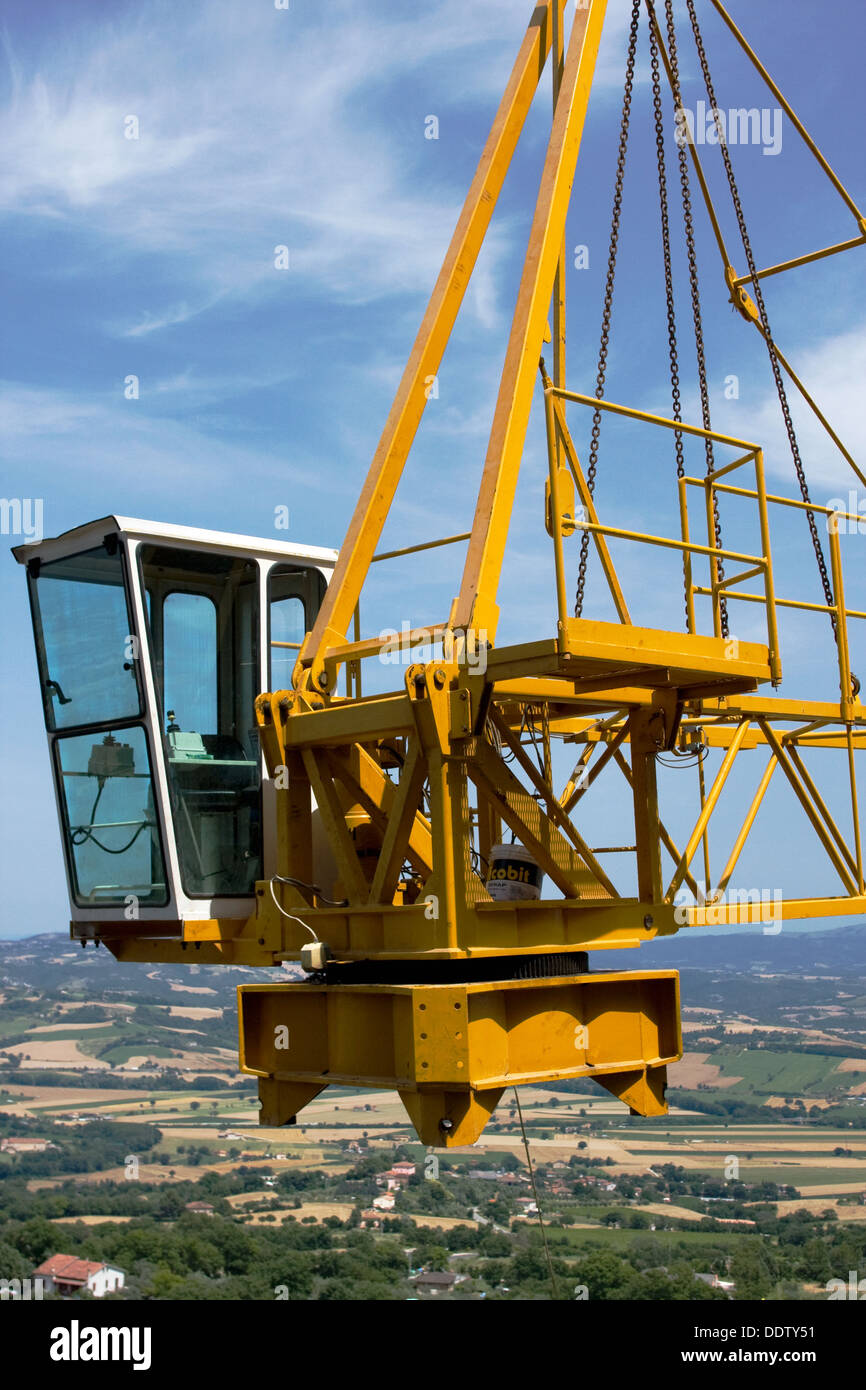 Swinging crane hi-res stock photography and images - Alamy