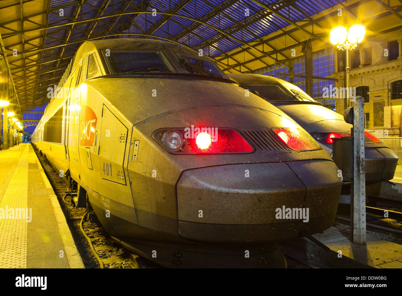 Grande gare de train hi-res stock photography and images - Alamy