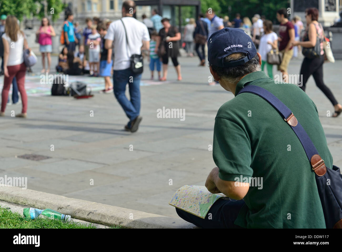 Studying the map hi-res stock photography and images - Alamy