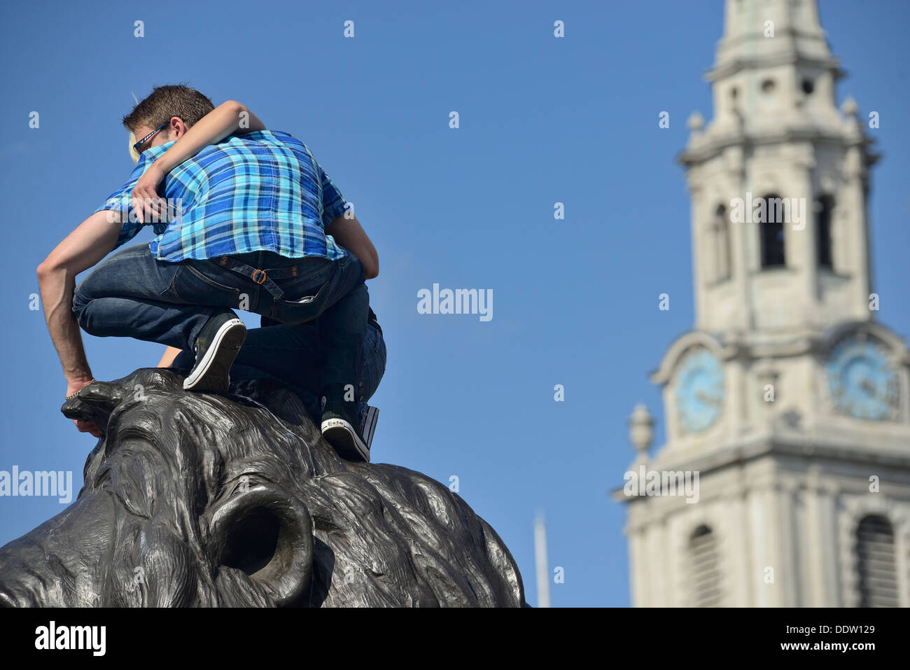 Couple tourists photographing on stone hi-res stock photography and ...