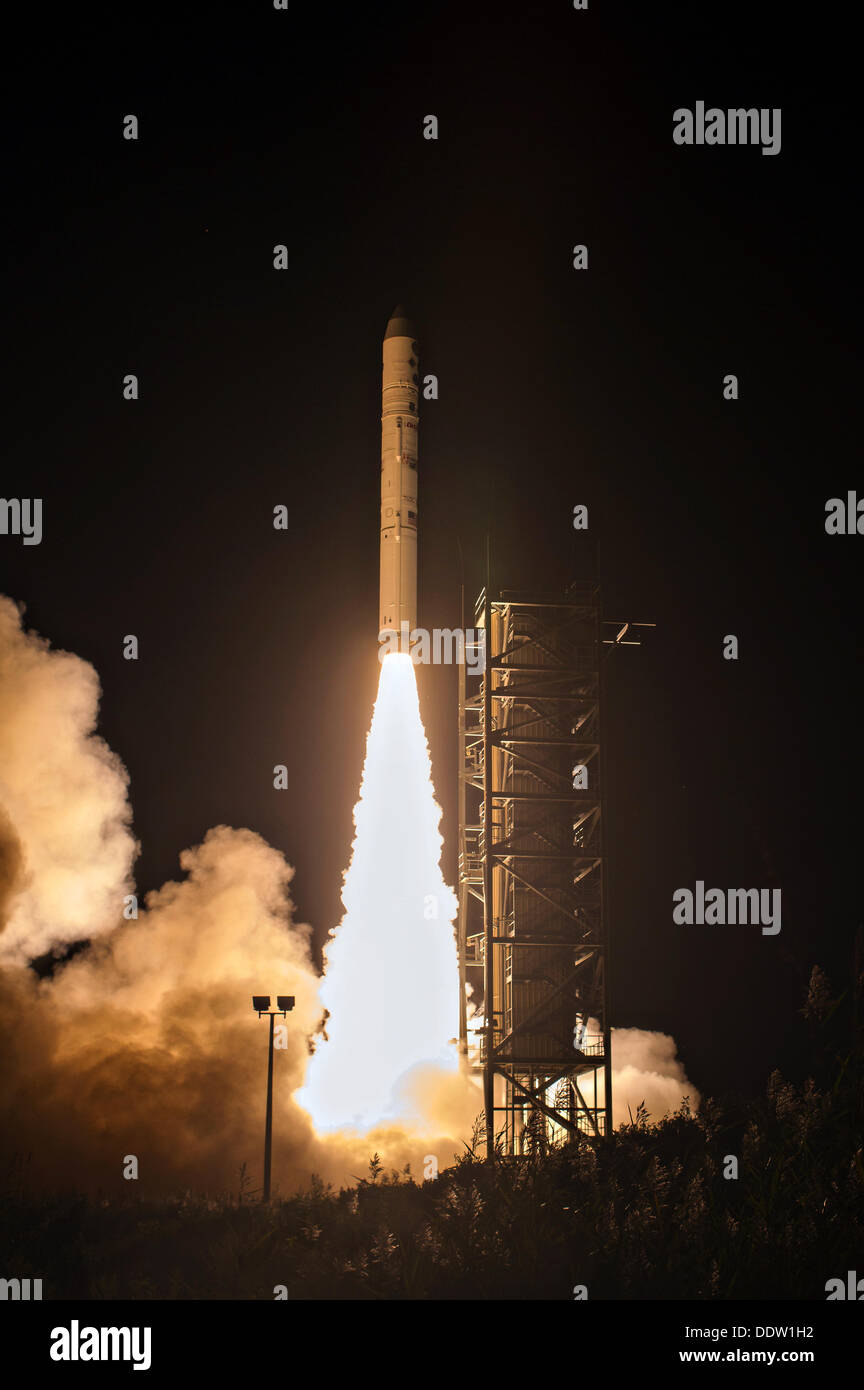 Lunar Atmosphere and Dust Environment Explorer observatory launches ...