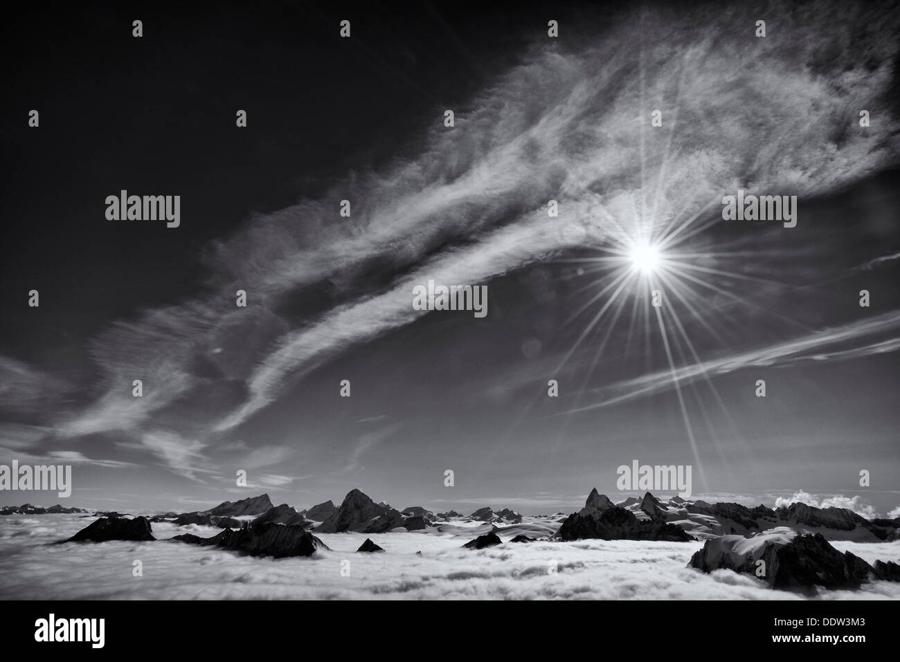 Cloud below hi-res stock photography and images - Alamy