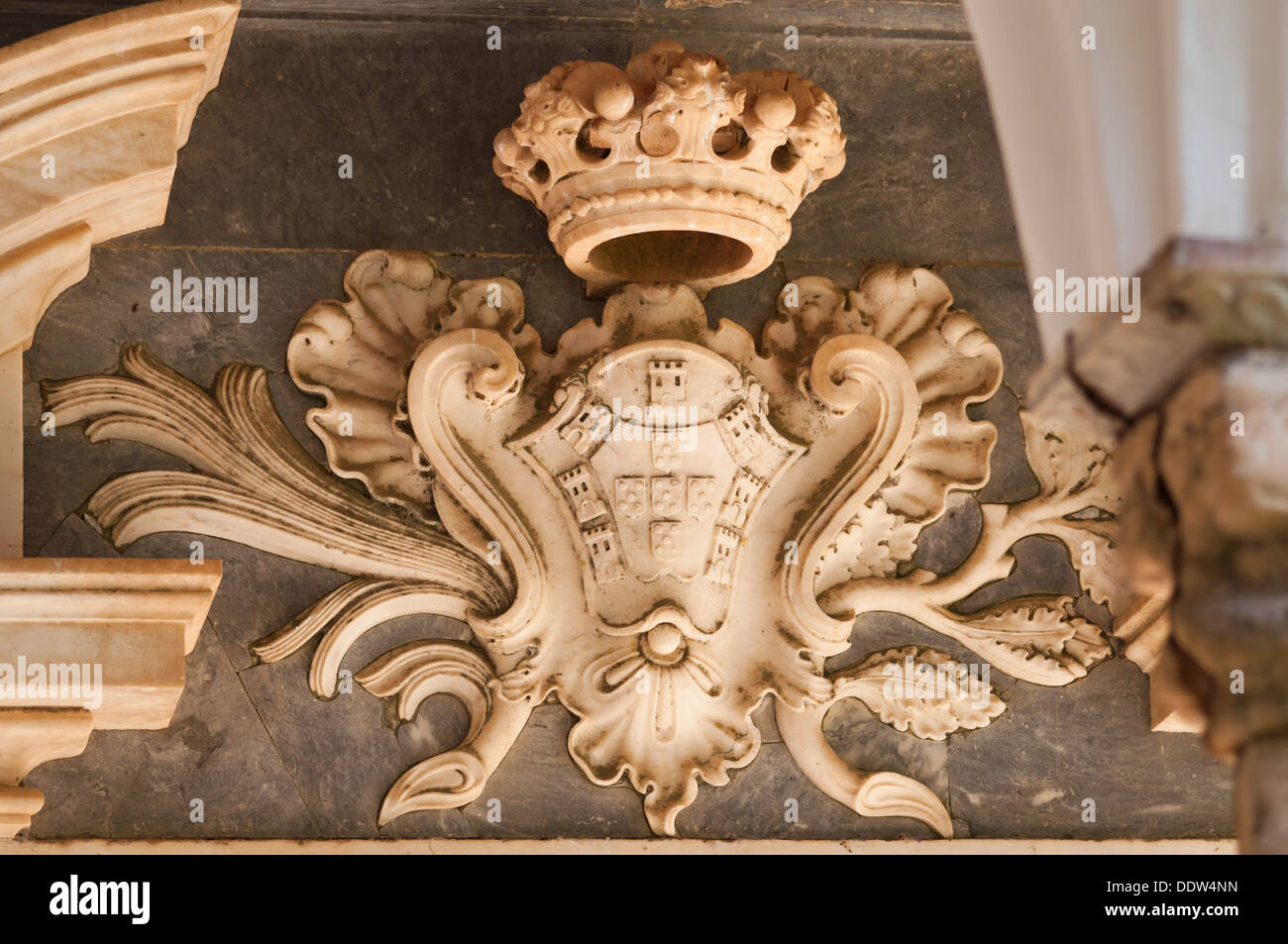 European family crest hi-res stock photography and images - Alamy