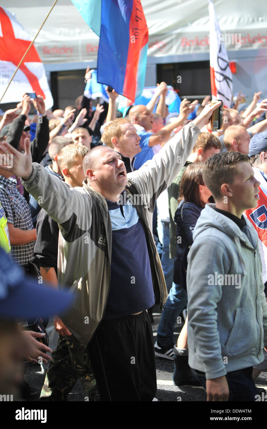 Tower Bridge, London, UK. 7th September2013. The EDL start their march ...