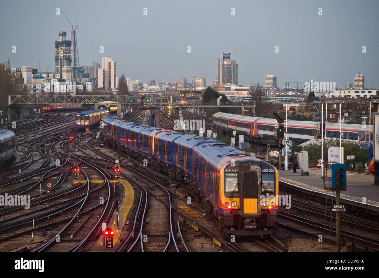 Trains leaving hi-res stock photography and images - Alamy