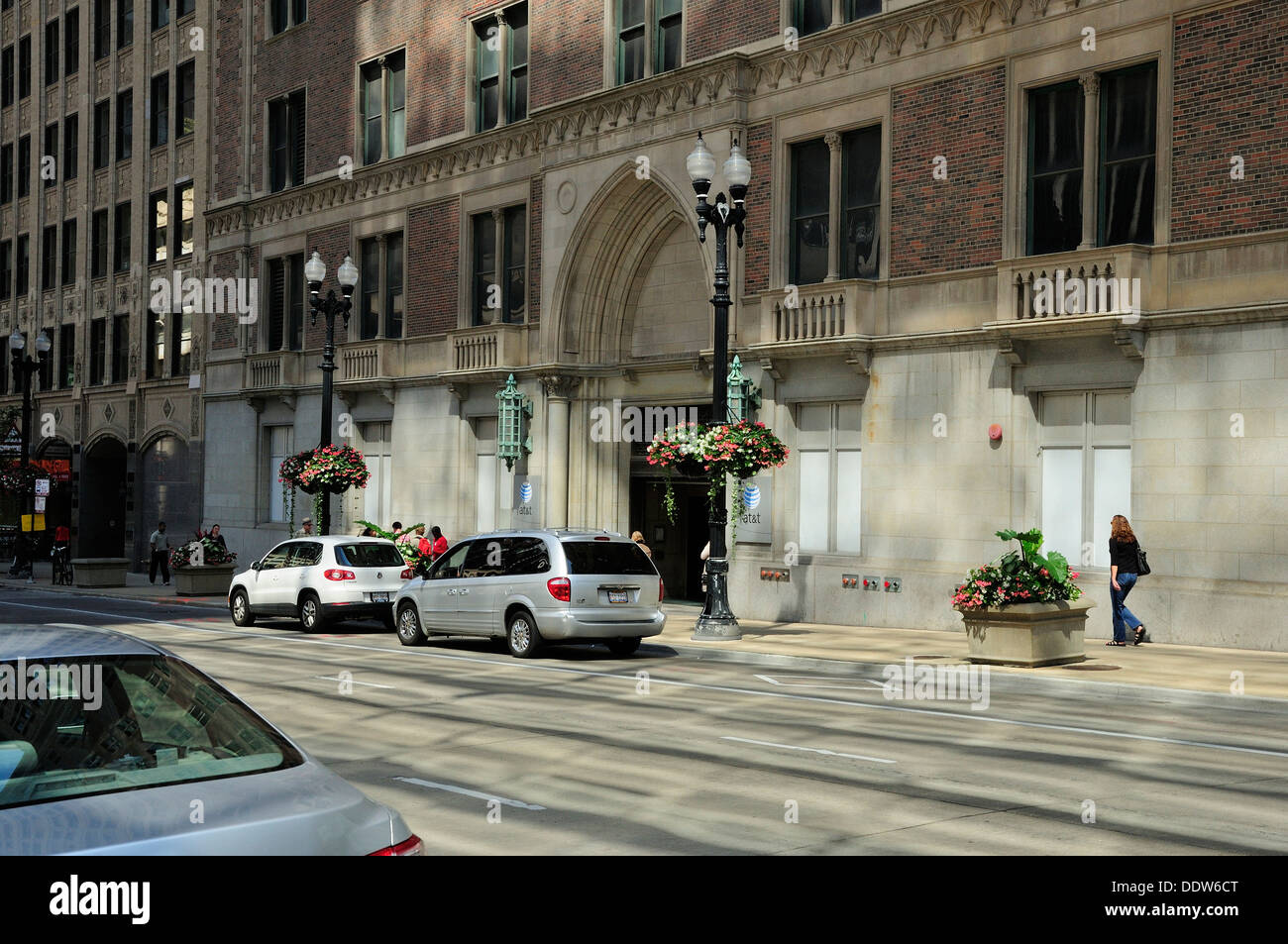 Building entrance exterior hi-res stock photography and images - Alamy