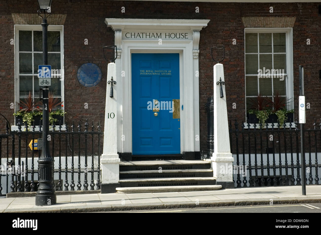 CHATHAM HOUSE ST JAMES'S SQUARE LONDON UK Stock Photo - Alamy