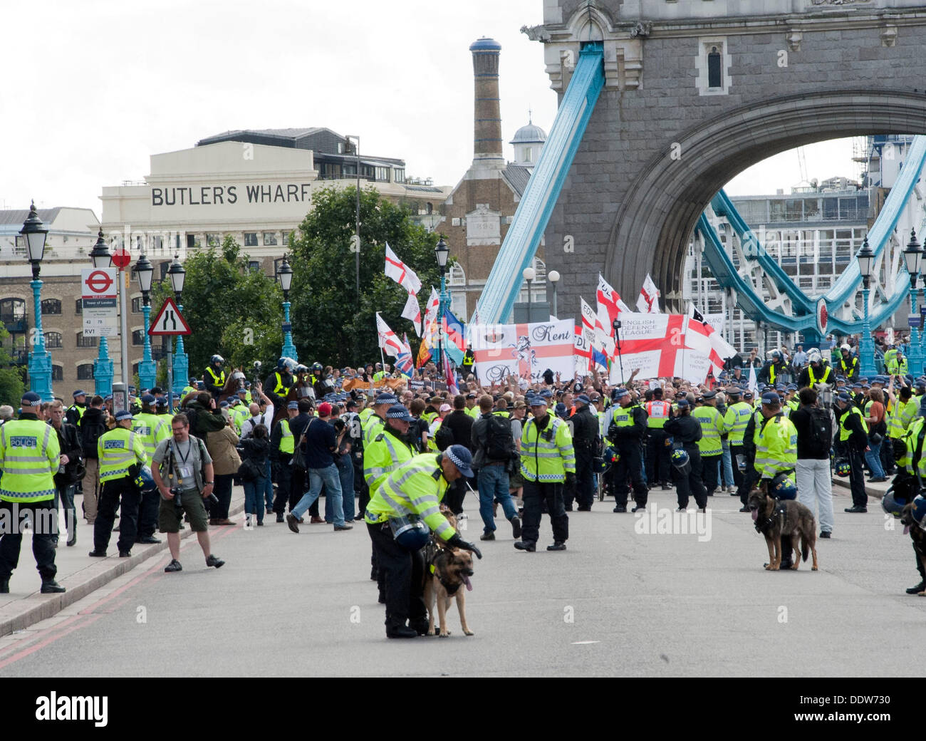 Edl tower bridge hi-res stock photography and images - Alamy