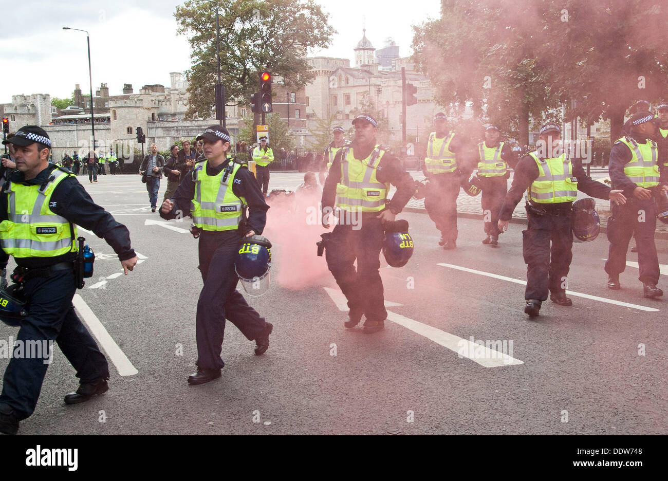 Police and muslims tower hamlets hi-res stock photography and images ...