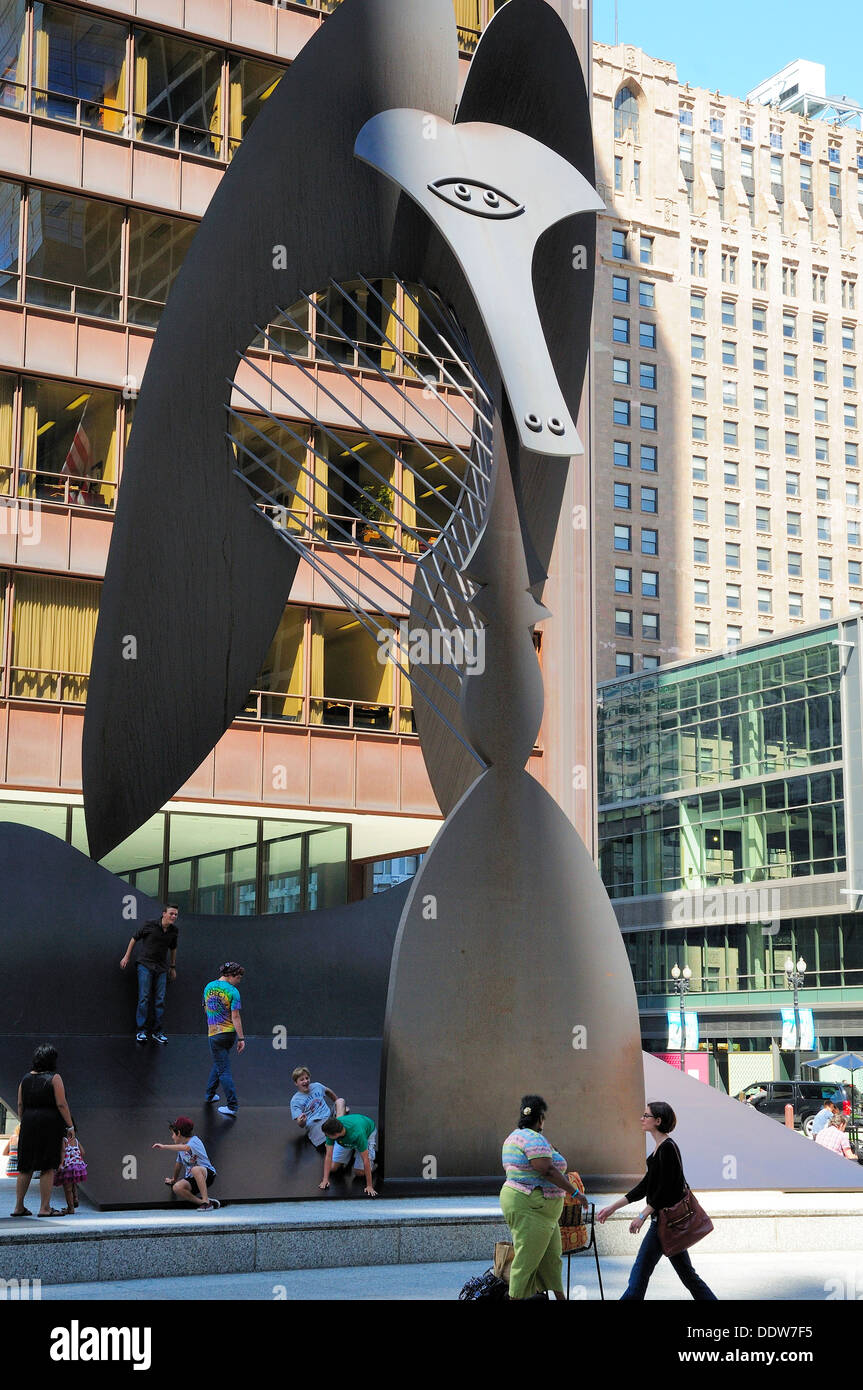 Chicago's Picasso statue at Daley Plaza. ChicaGO Stock Photo - Alamy