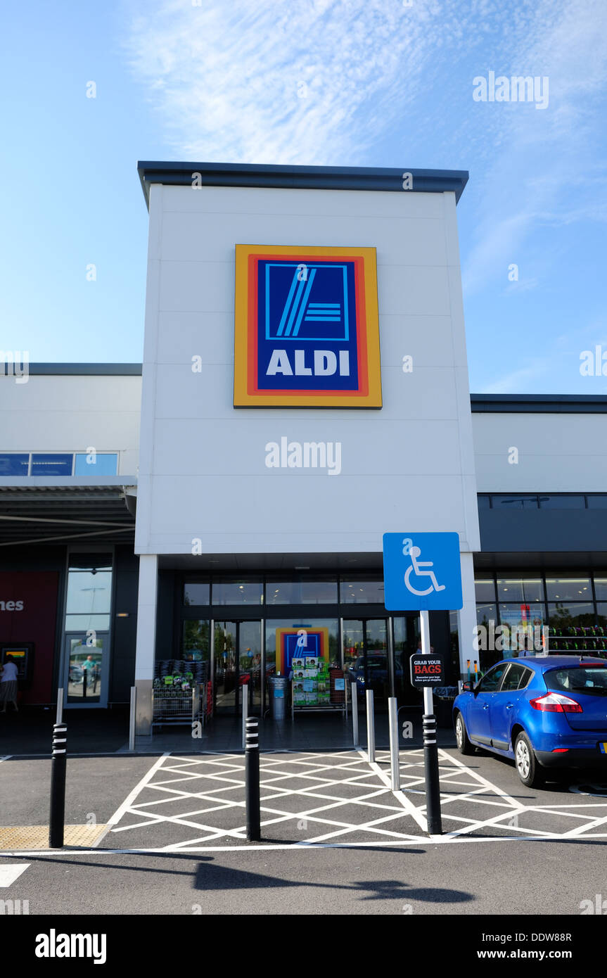 Modern mansfield hi-res stock photography and images - Alamy