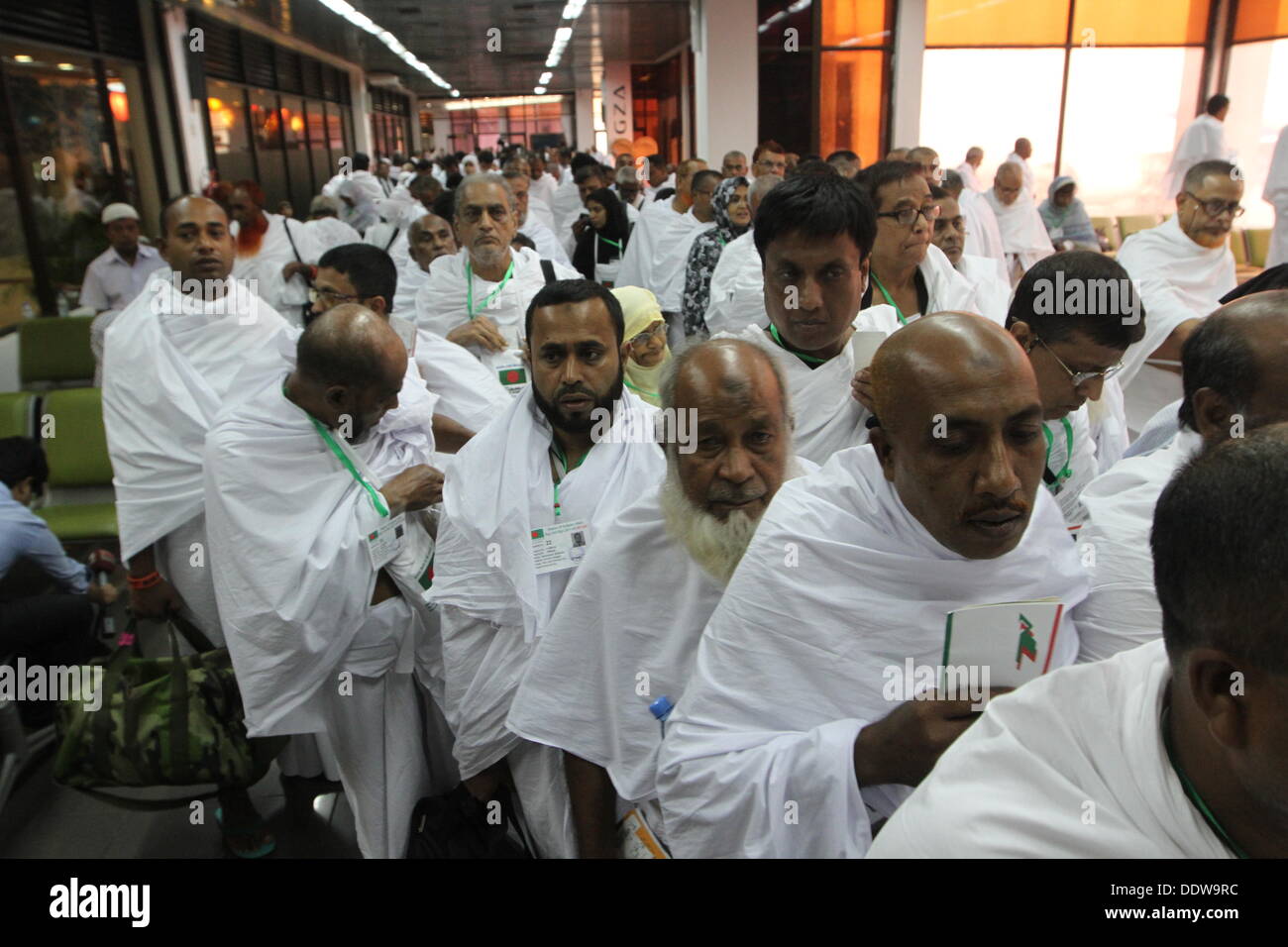 Dhaka, Bangladesh. 6th September 2013. This year’s first hajj flight ...