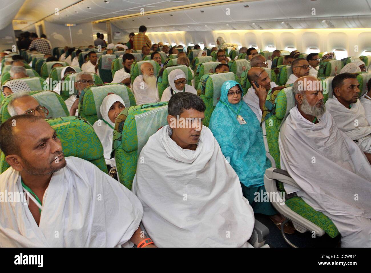 Dhaka, Bangladesh. 6th September 2013. This year’s first hajj flight ...