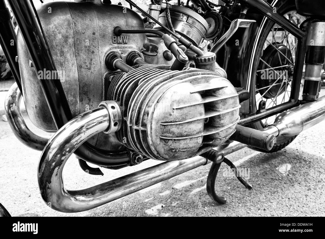 Bmw engine Black and White Stock Photos & Images - Alamy
