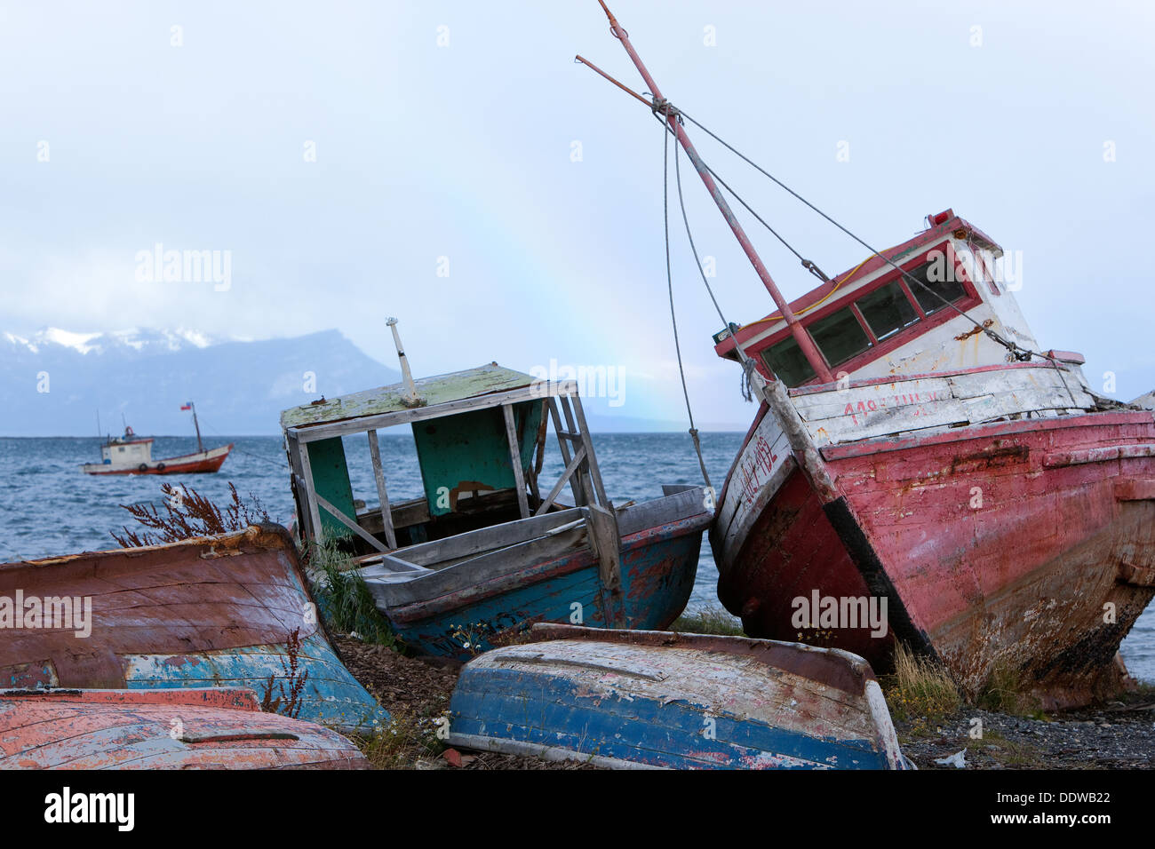 Beached fishing boat hi-res stock photography and images - Alamy
