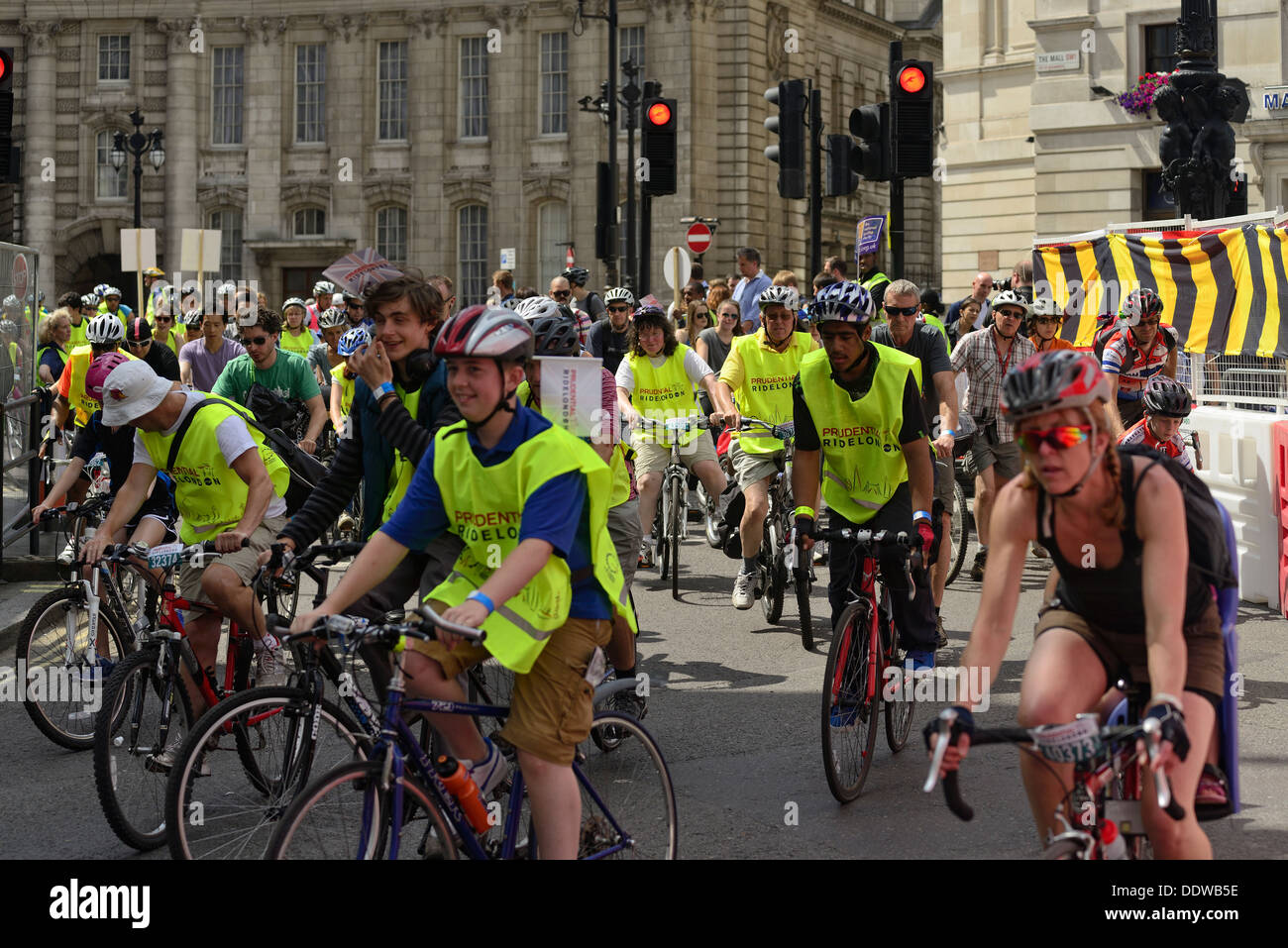 Reflective streets hi-res stock photography and images - Alamy