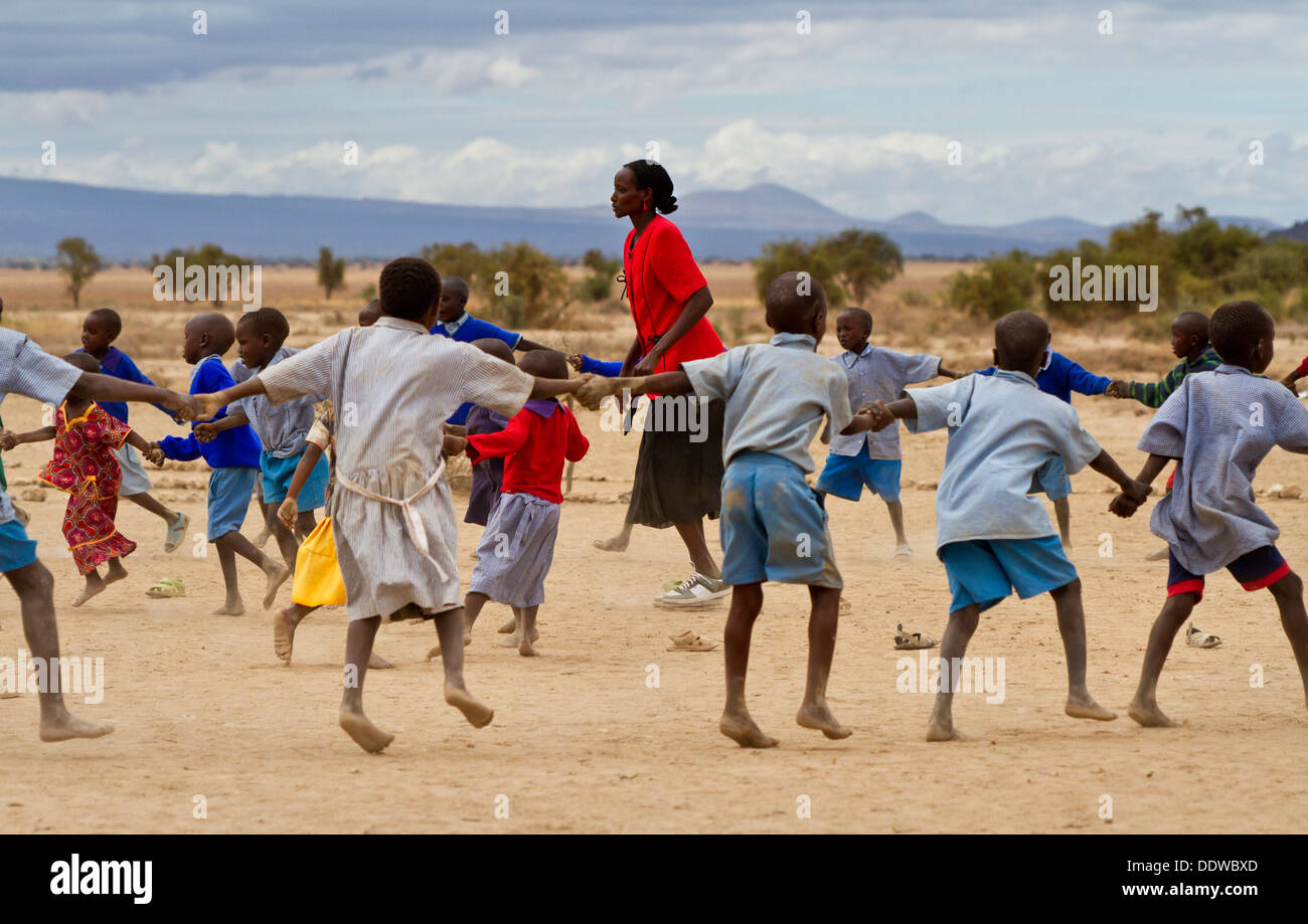 Dance in a circle hi-res stock photography and images - Alamy