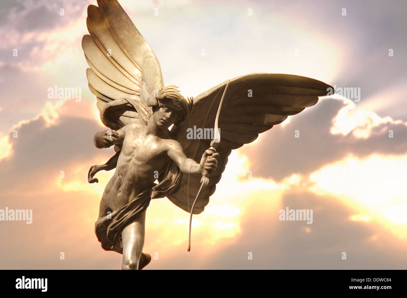 Piccadilly circus statue hi-res stock photography and images - Alamy