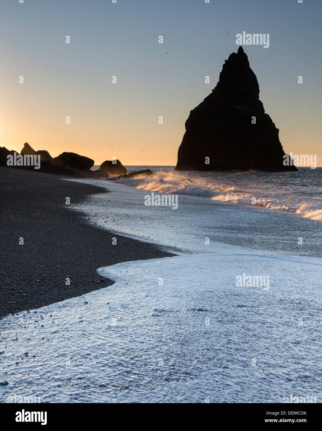 Sea stacks iceland hi-res stock photography and images - Alamy
