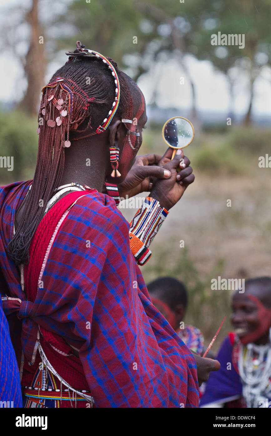 Young maasai moran man traditional hi-res stock photography and images ...
