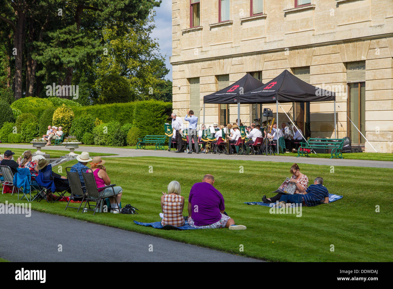York ri golden rail band hi-res stock photography and images - Alamy