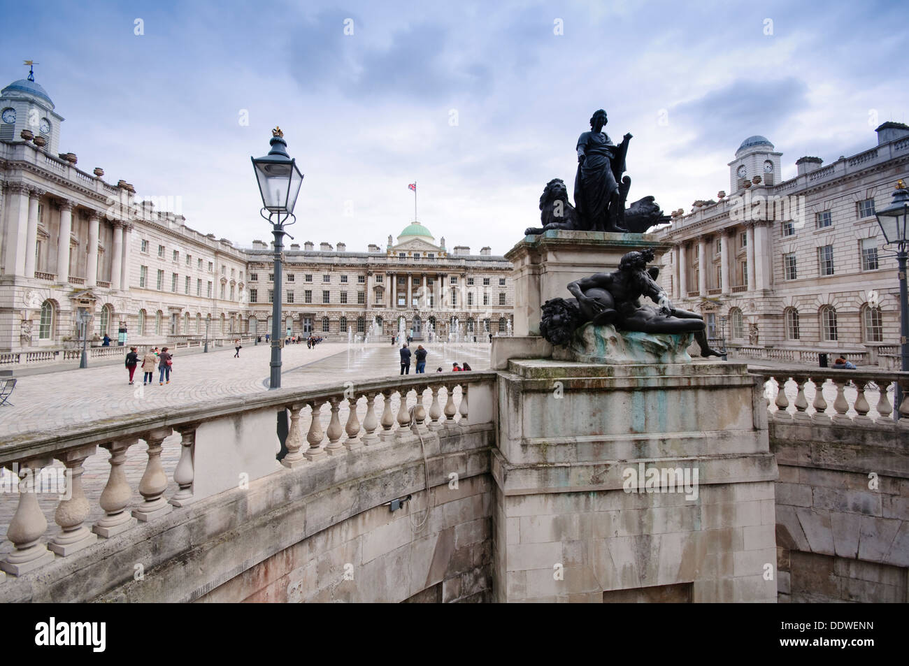 England, London, Somerset House, Courtyard, Statue Stock Photo - Alamy