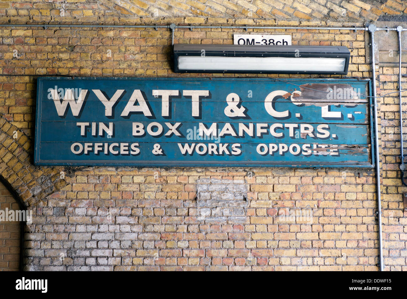 Wyatt & Co. Ltd. Tin Box Manfctrs. Old sign in Tanner Street, Southwark ...