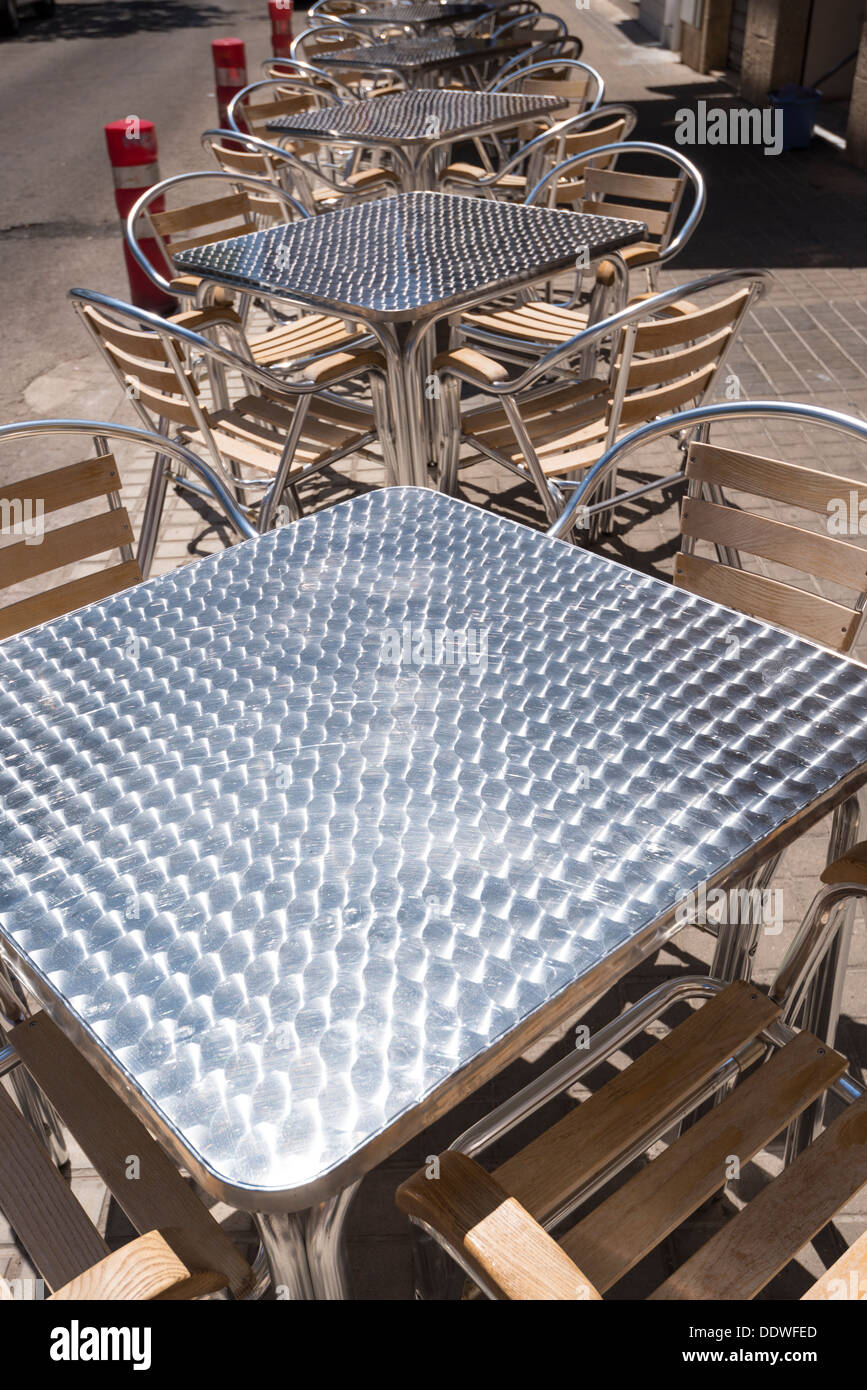 Sidewalk bar tables Stock Photo - Alamy